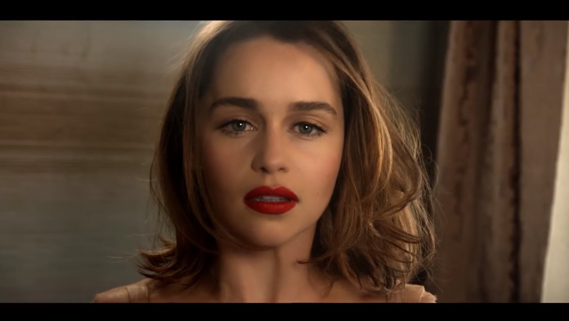 El sensual vídeo de Emilia Clarke para Vogue Australia - Geeky